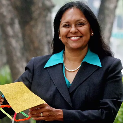 Engineer Spotlight: Dr. Bidushi Bhattacharya pa NASA ndi Kupanga Ma Satellite a Private Sector 1076_2