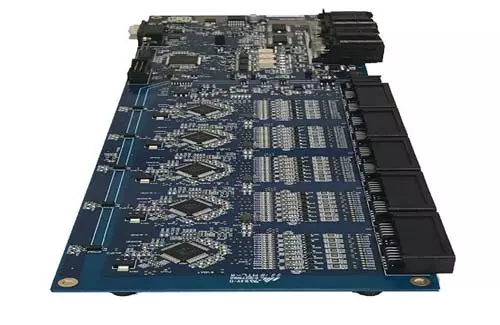 Renesas predstavil Li-Ion Battery Management IC pre hybridy a EV 1866_2