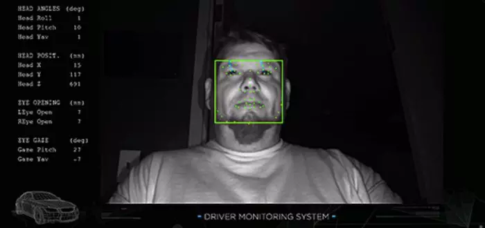 डीएमएस में चालक के चेहरे का किया जा रहा विश्लेषण