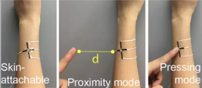 Imej penderia e-skin sedang haus dan menguji keupayaan penderiaan jarak dan sentuhannya.