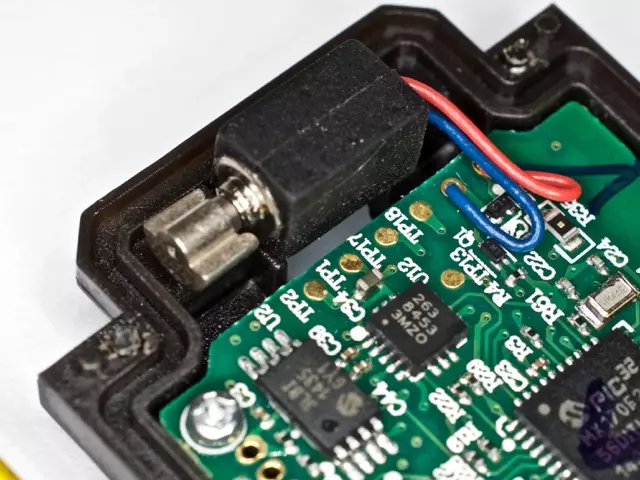 Teardown Tuesday: Wearable Audio Recorder 798_10