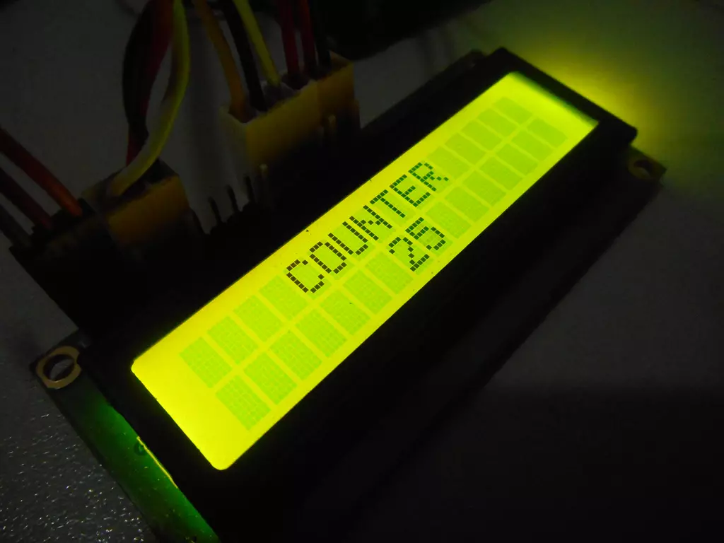 Propojte LCD s Arduinem