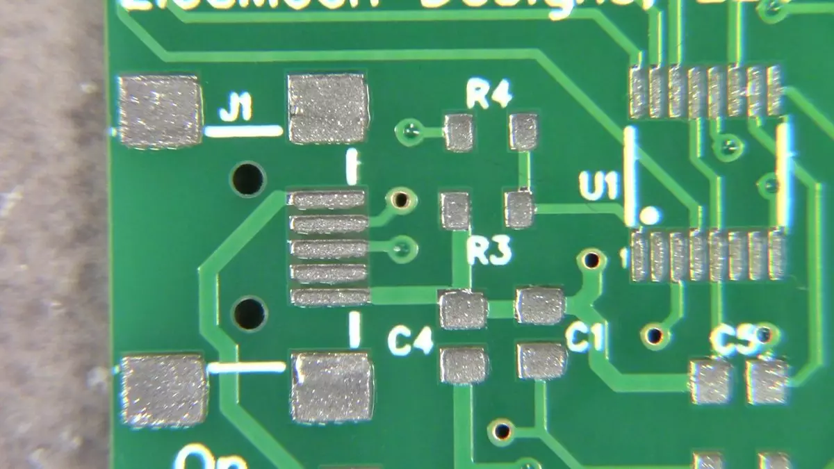 Phalalo linagwiritsidwa ntchito ndi stencil mu PCB.